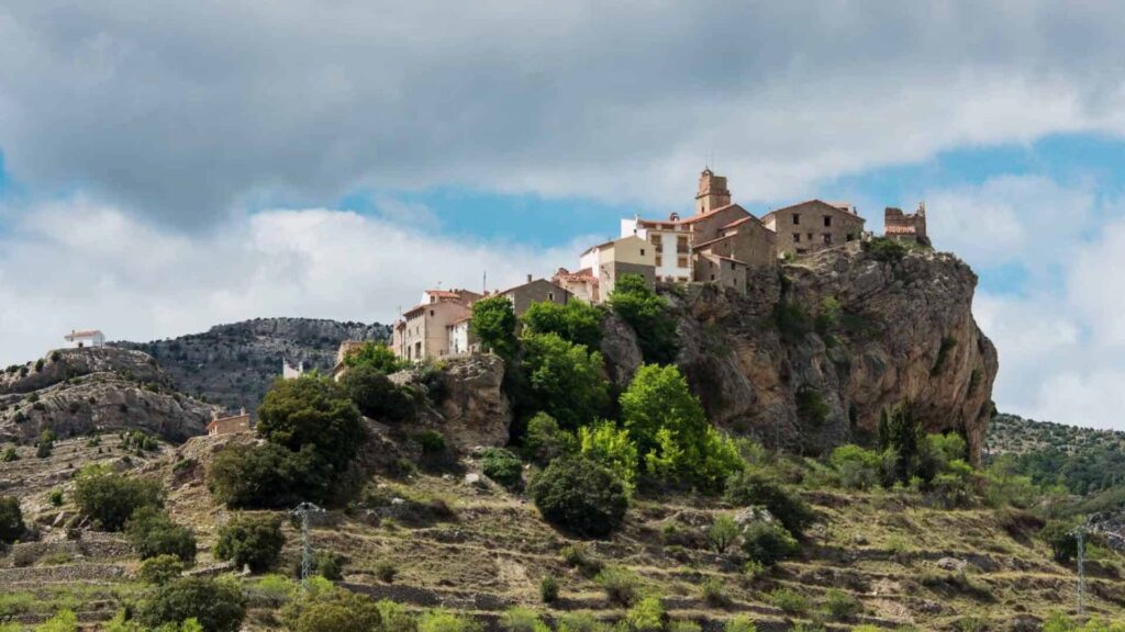 Senderismo en Chodos: Descubre las mejores rutas para explorar la ...